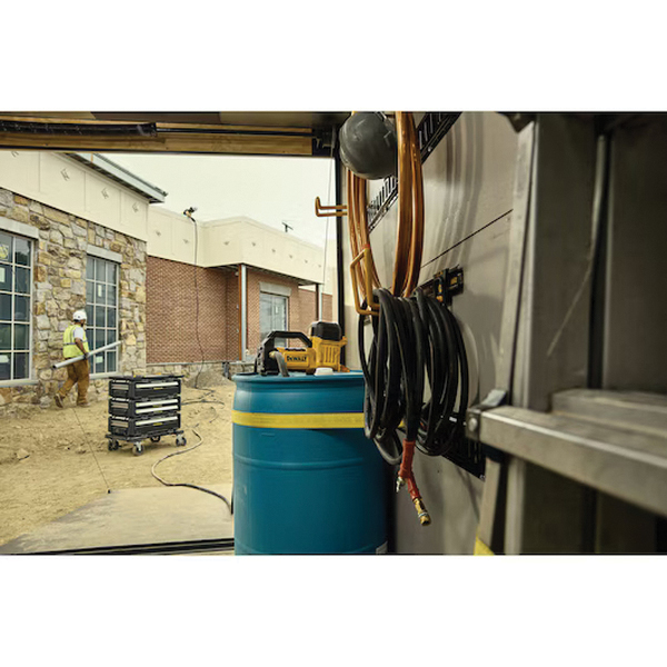 DCE050B Transfer Pump, 20 VDC, 3/4 in Outlet, 10